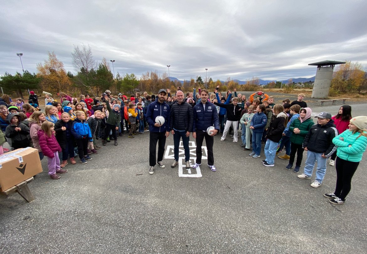 KBK og Neas med overraskelse på skolebesøk / Kristiansund
