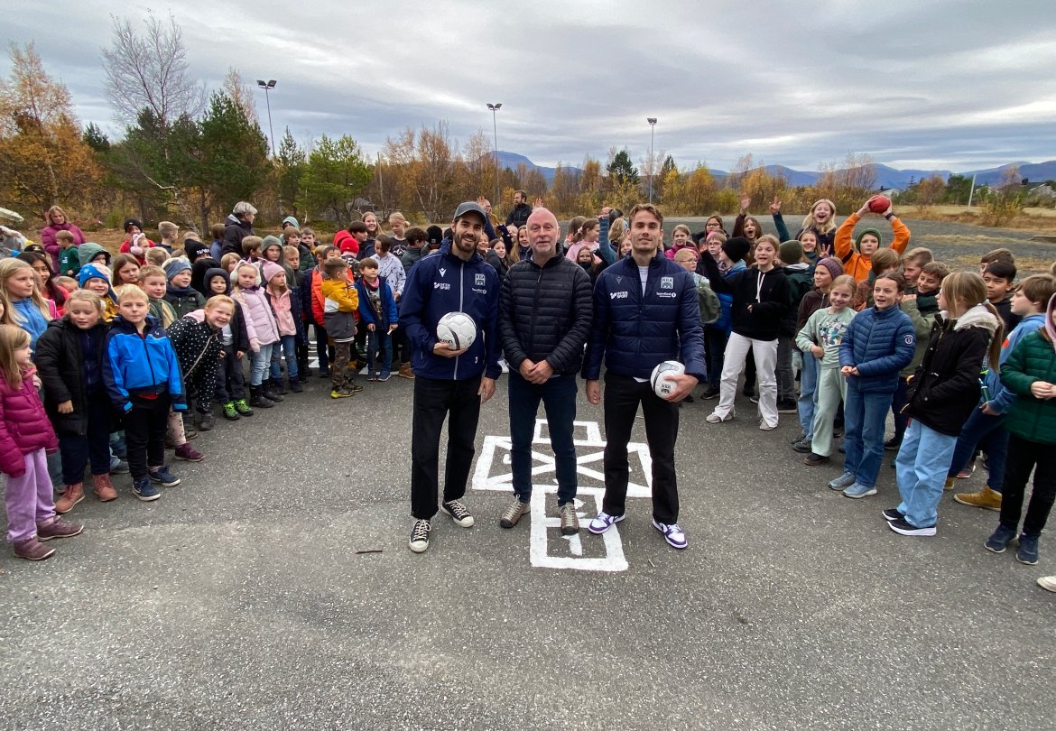 KBK og Neas med overraskelse på skolebesøk / Kristiansund