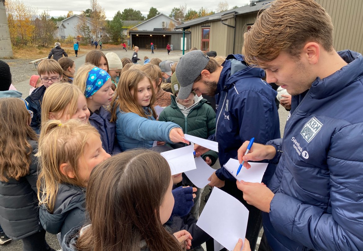 KBK og Neas med overraskelse på skolebesøk / Kristiansund